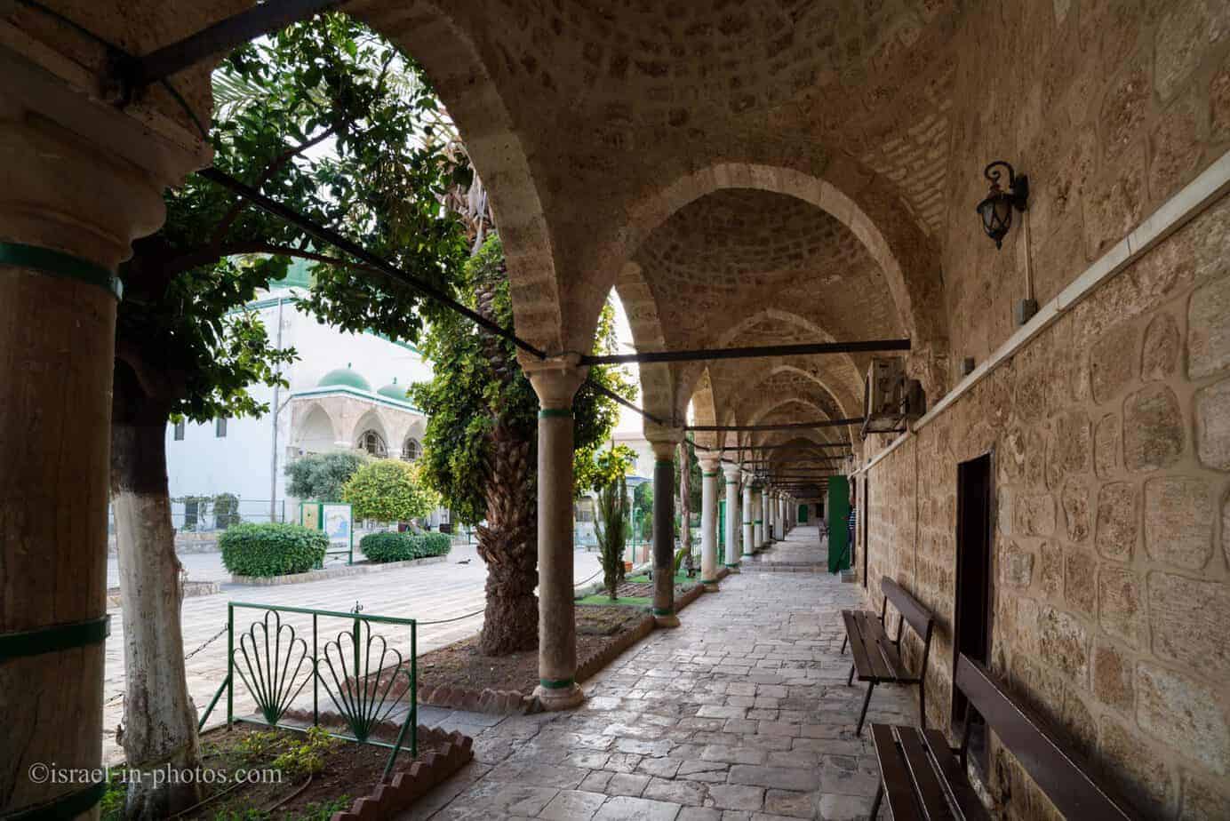 Al-Jazzar Mosque (the White Mosque), Acre - Visitors Guide