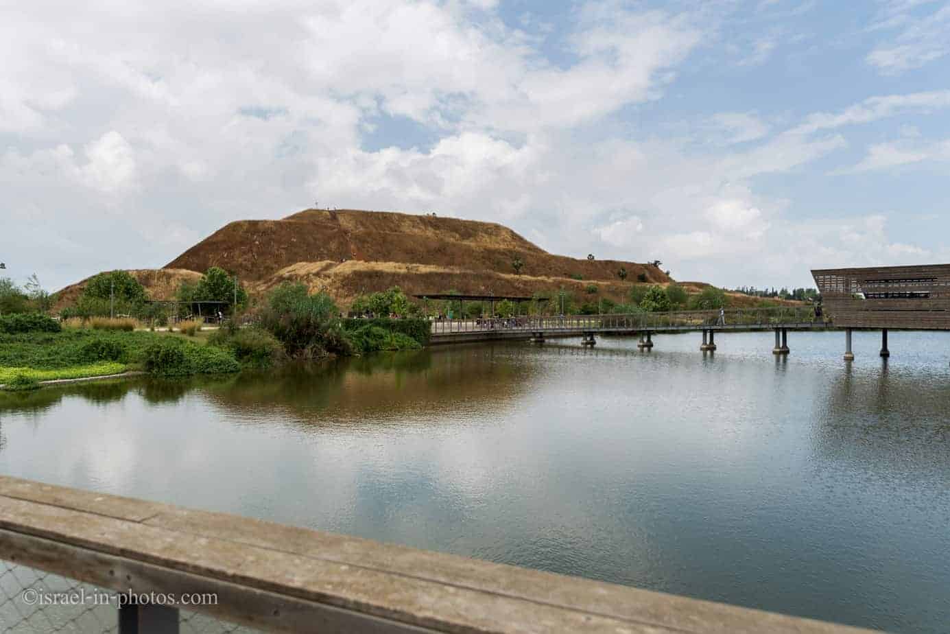 Hod HaSharon Park - Park by Ecological Lake - Visitors Guide