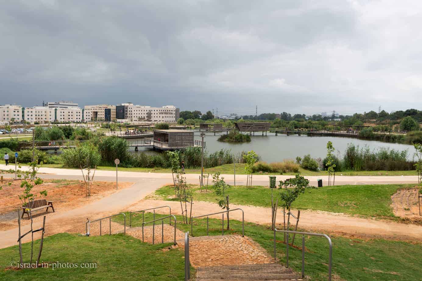 Hod HaSharon Park - Park by Ecological Lake - Visitors Guide
