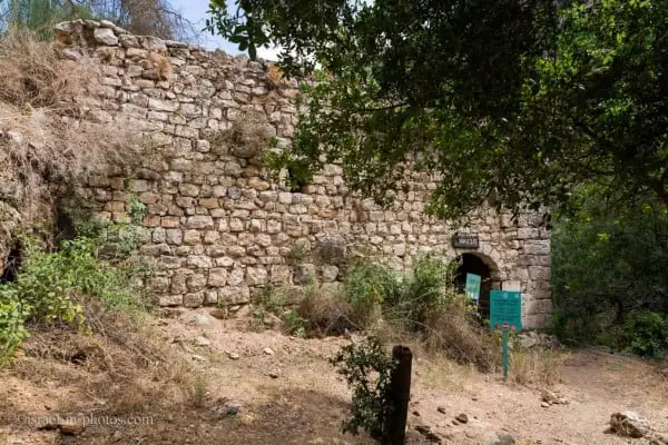 Amud Stream Nature Reserve - Visitors Guide with Tracks