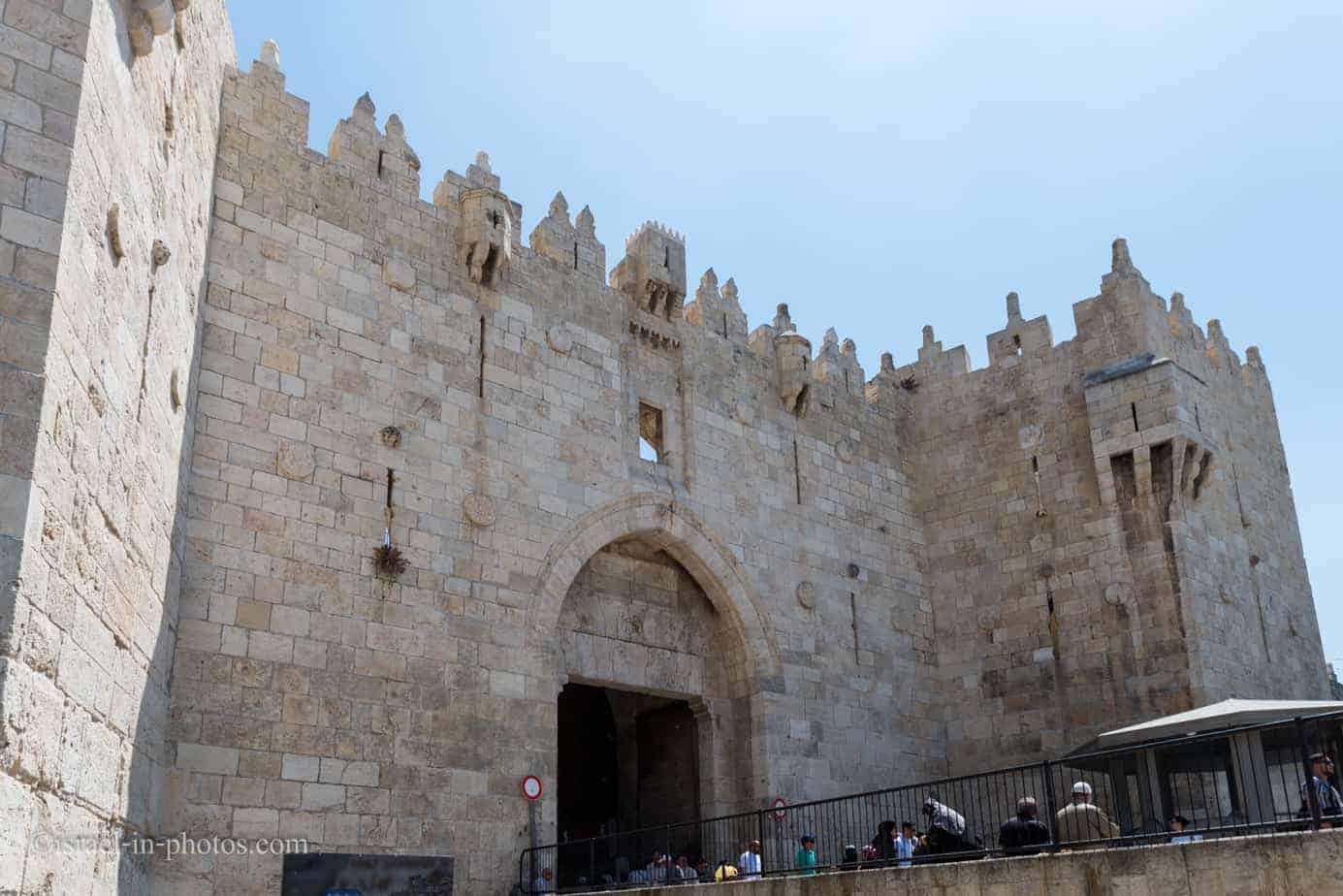 The Roman Plaza, Jerusalem - Visitors Guide - Israel in Photos