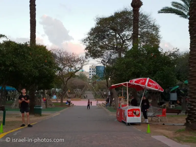 Raanana Park - Ideal place for Families - Visitors Guide