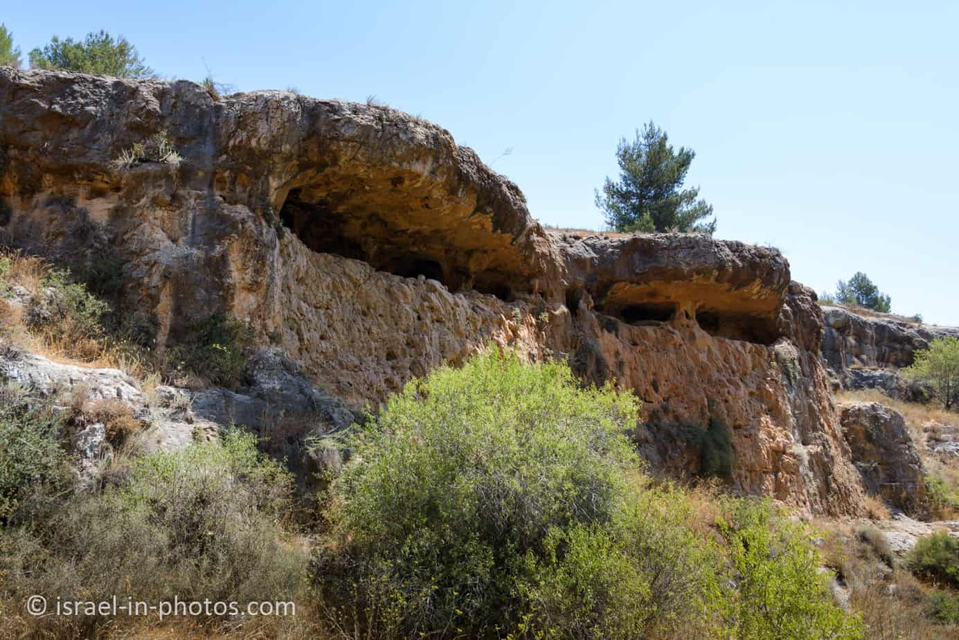 Nahal Halilim and Enot Telem - Trail with unique Cave