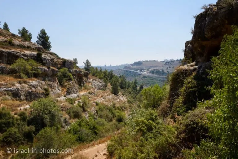 Nahal Halilim and Enot Telem - Trail with unique Cave