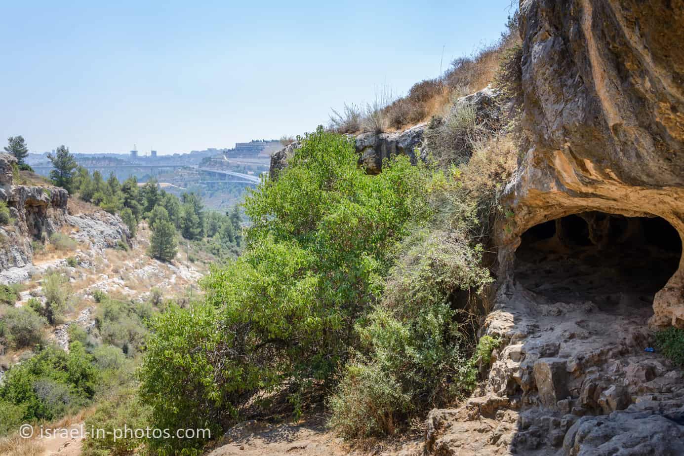 Nahal Halilim and Enot Telem - Trail with unique Cave