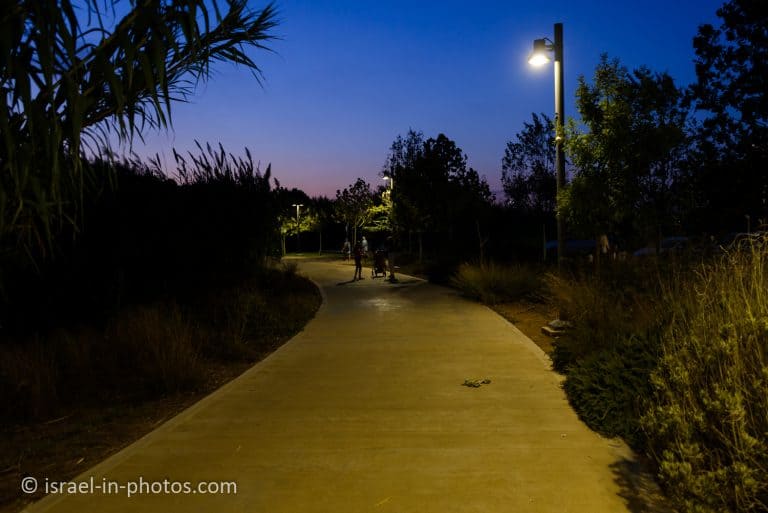Hod HaSharon Park - Park by Ecological Lake - Visitors Guide