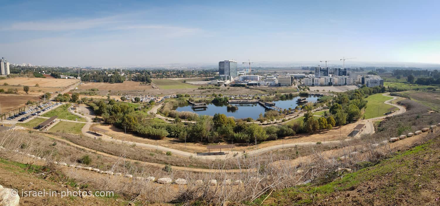 Hod HaSharon Park - Park by Ecological Lake - Visitors Guide