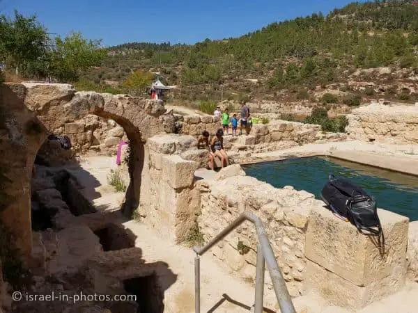 Haniya Spring - Visitors Guide to Spring and Pools by Jerusalem