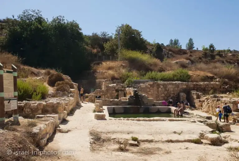 Haniya Spring - Visitors Guide to Spring and Pools by Jerusalem
