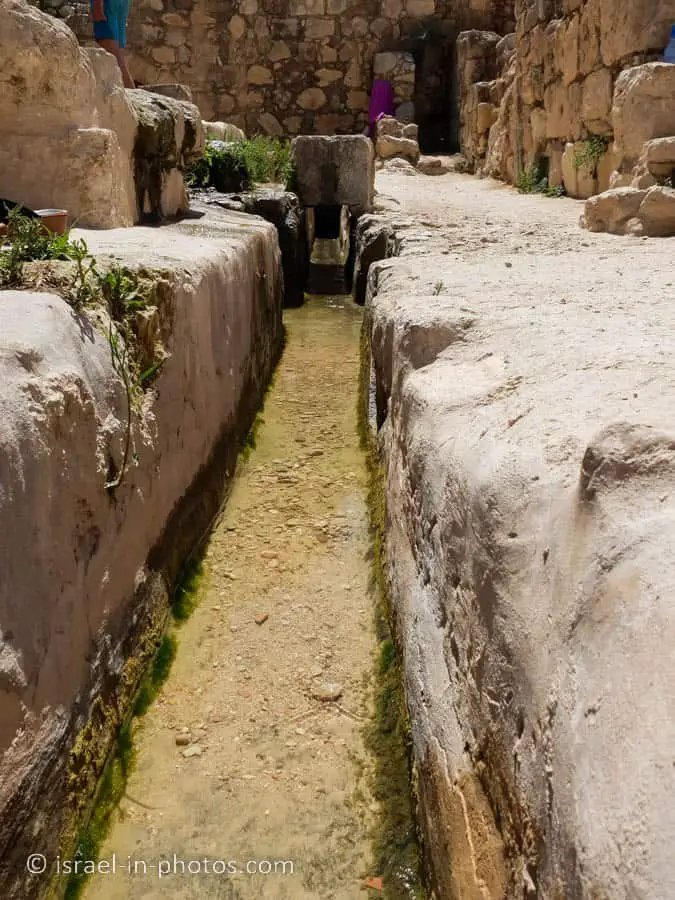 Haniya Spring - Visitors Guide to Spring and Pools by Jerusalem