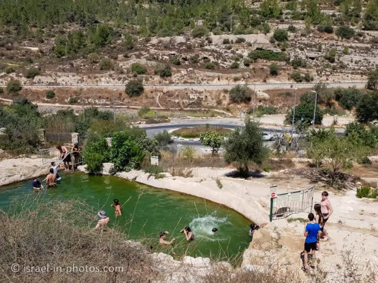 Haniya Spring - Visitors Guide to Spring and Pools by Jerusalem