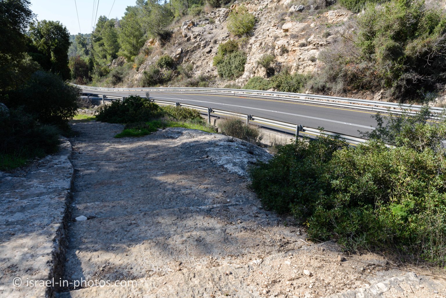 Caesar Trail and Khirbet Hanoot - Visitors Guide