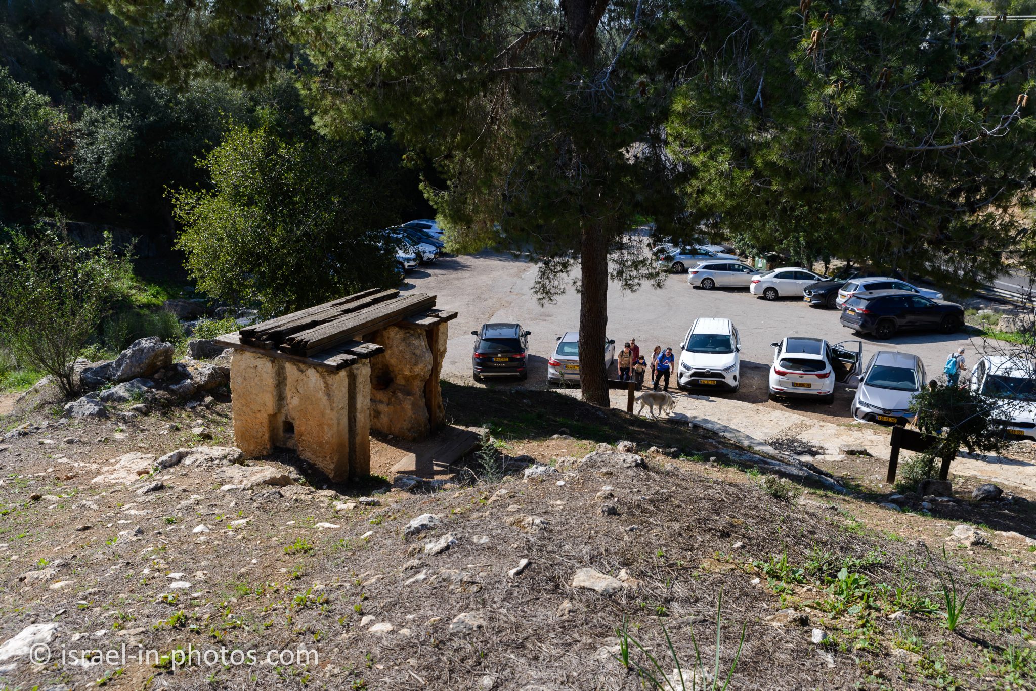 Caesar Trail and Khirbet Hanoot - Visitors Guide