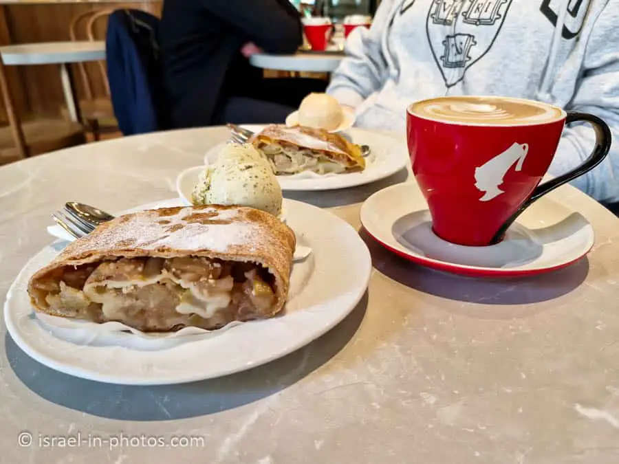 Bialik House, Tel Aviv - Visitors Guide - Israel in Photos